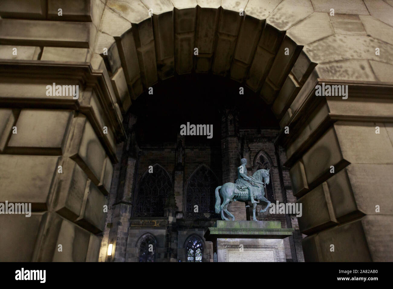 Edinburgh High Court photographed at night time Stock Photo - Alamy