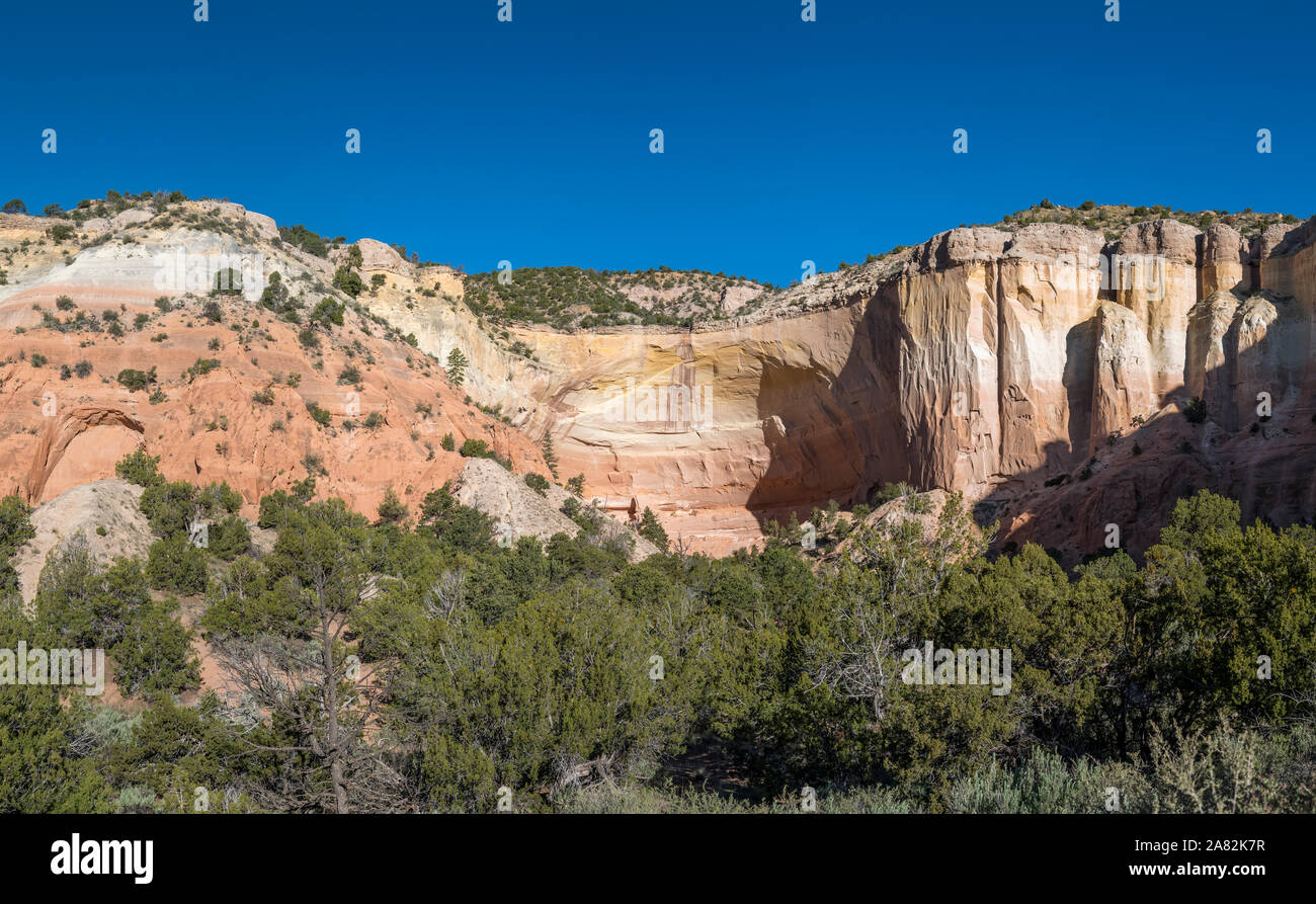 Echo monumental hi-res stock photography and images - Alamy