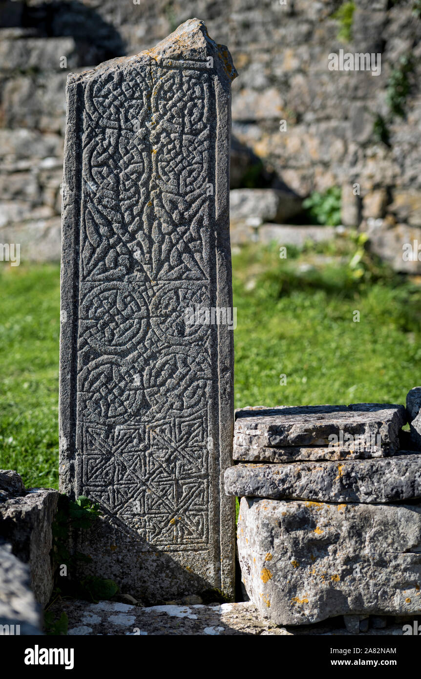 Historical monuments and stone churches hi-res stock photography and ...