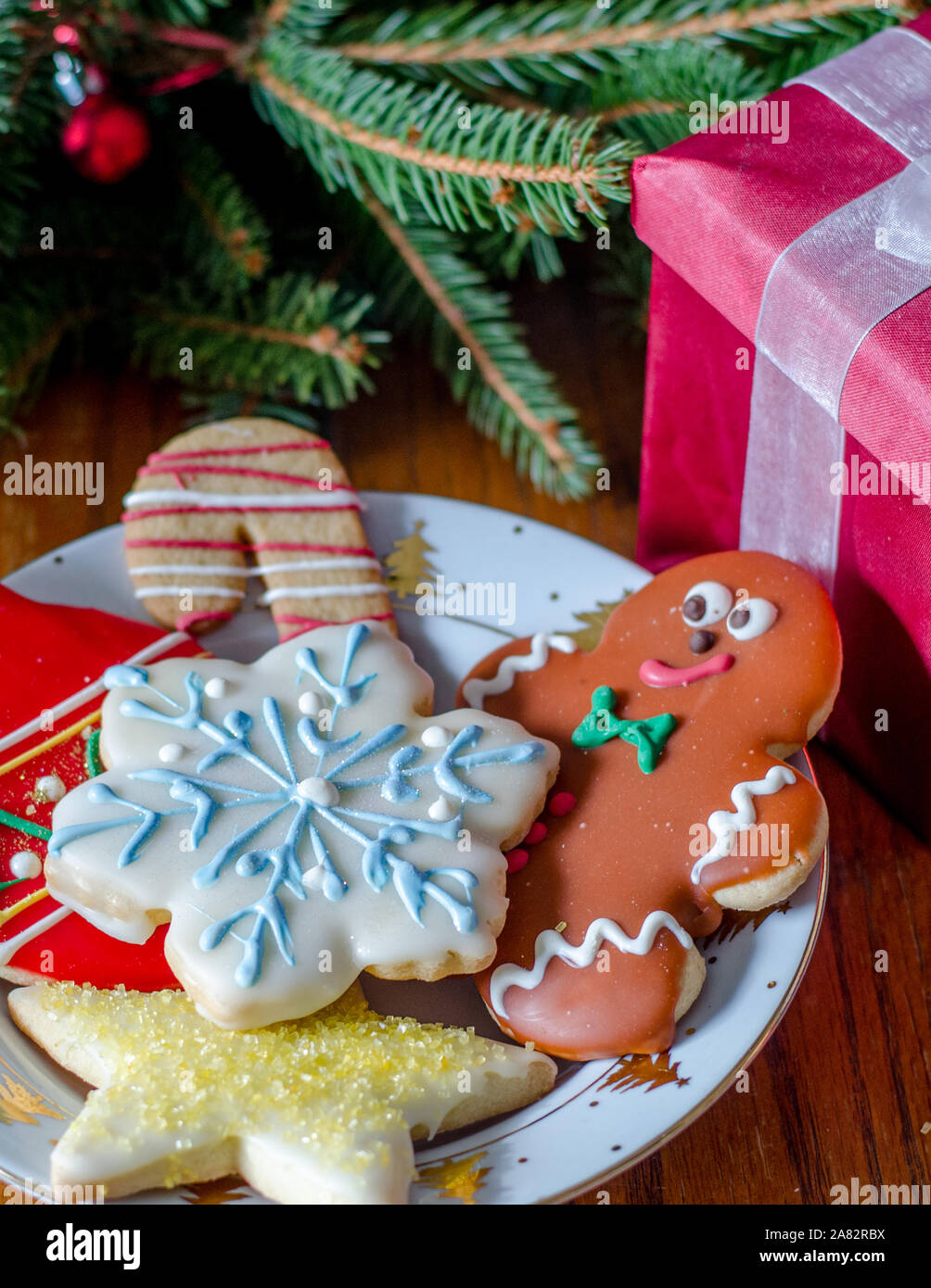 Tray of gifts hi-res stock photography and images - Alamy