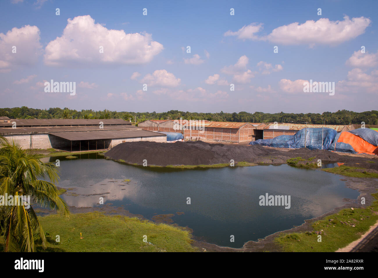 Flyover trees and water hi-res stock photography and images - Alamy