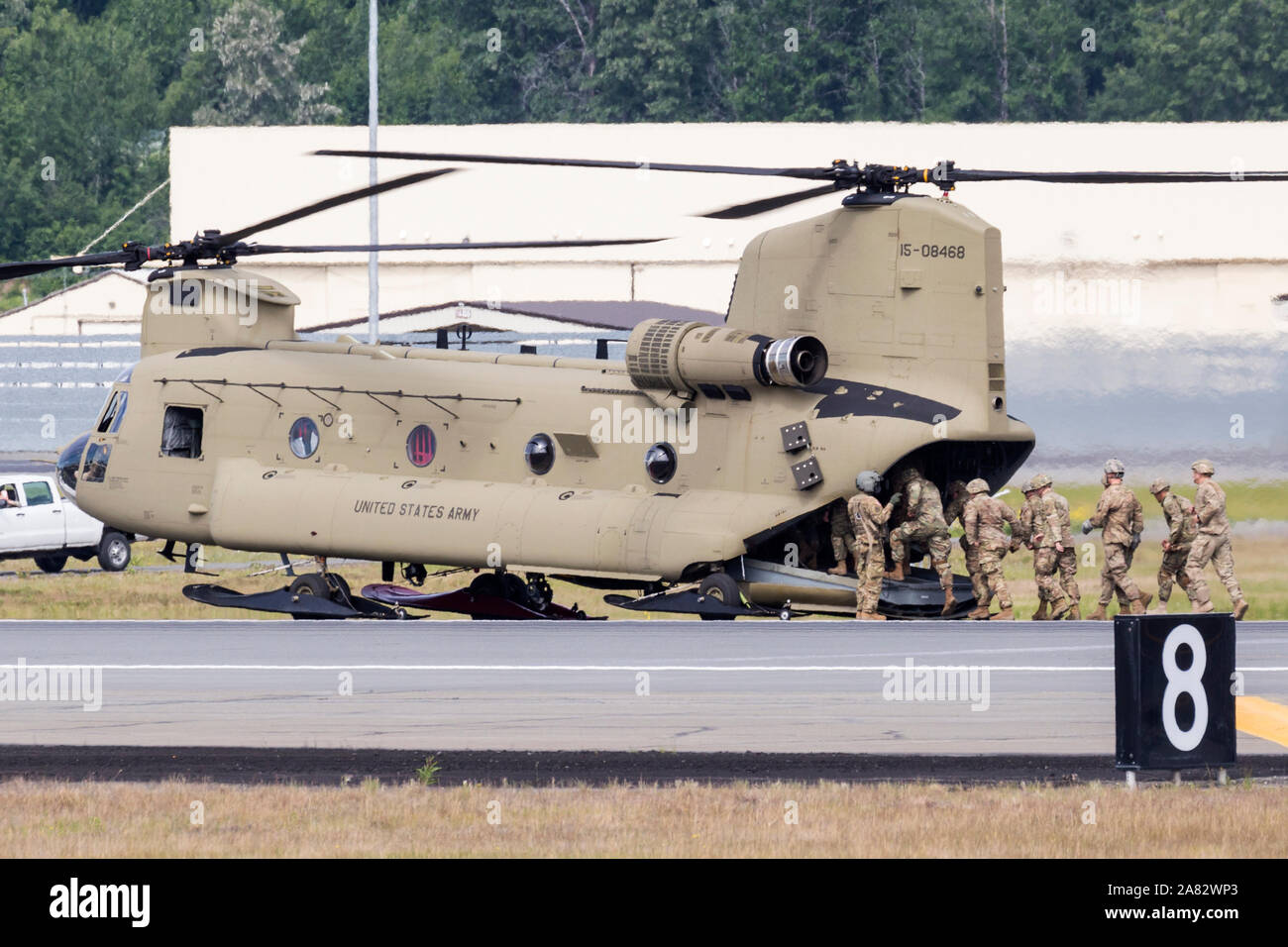 A United States Army CH-47 Chinook cargo helicopter performs at the ...