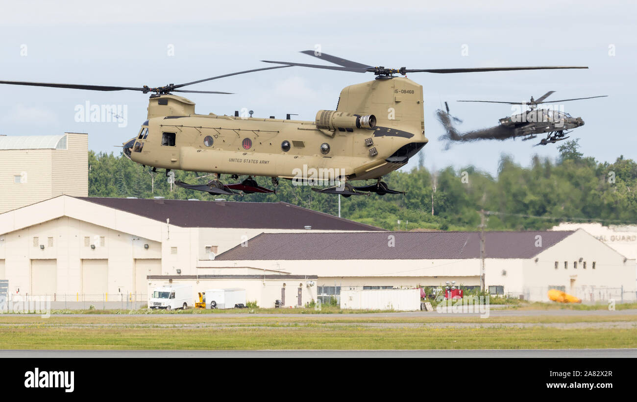 A United States Army CH-47 Chinook cargo helicopter performs at the ...