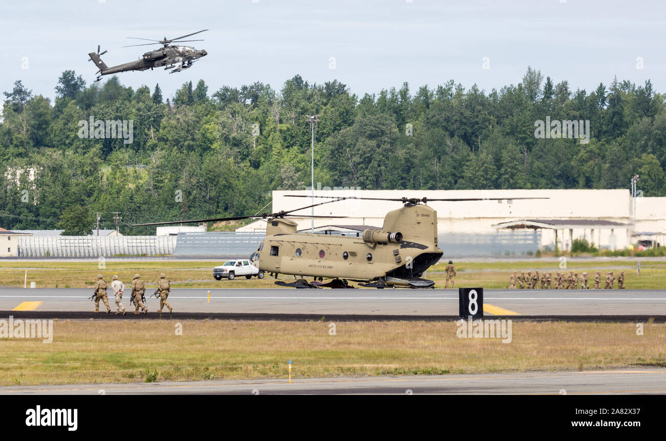 A United States Army CH-47 Chinook cargo helicopter performs at the ...
