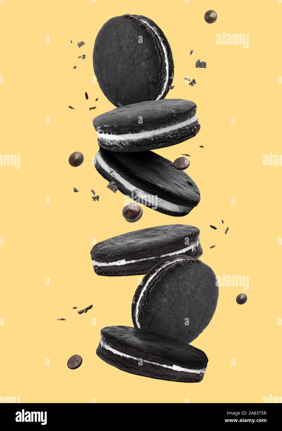 Oreo falling hi-res stock photography and images - Alamy