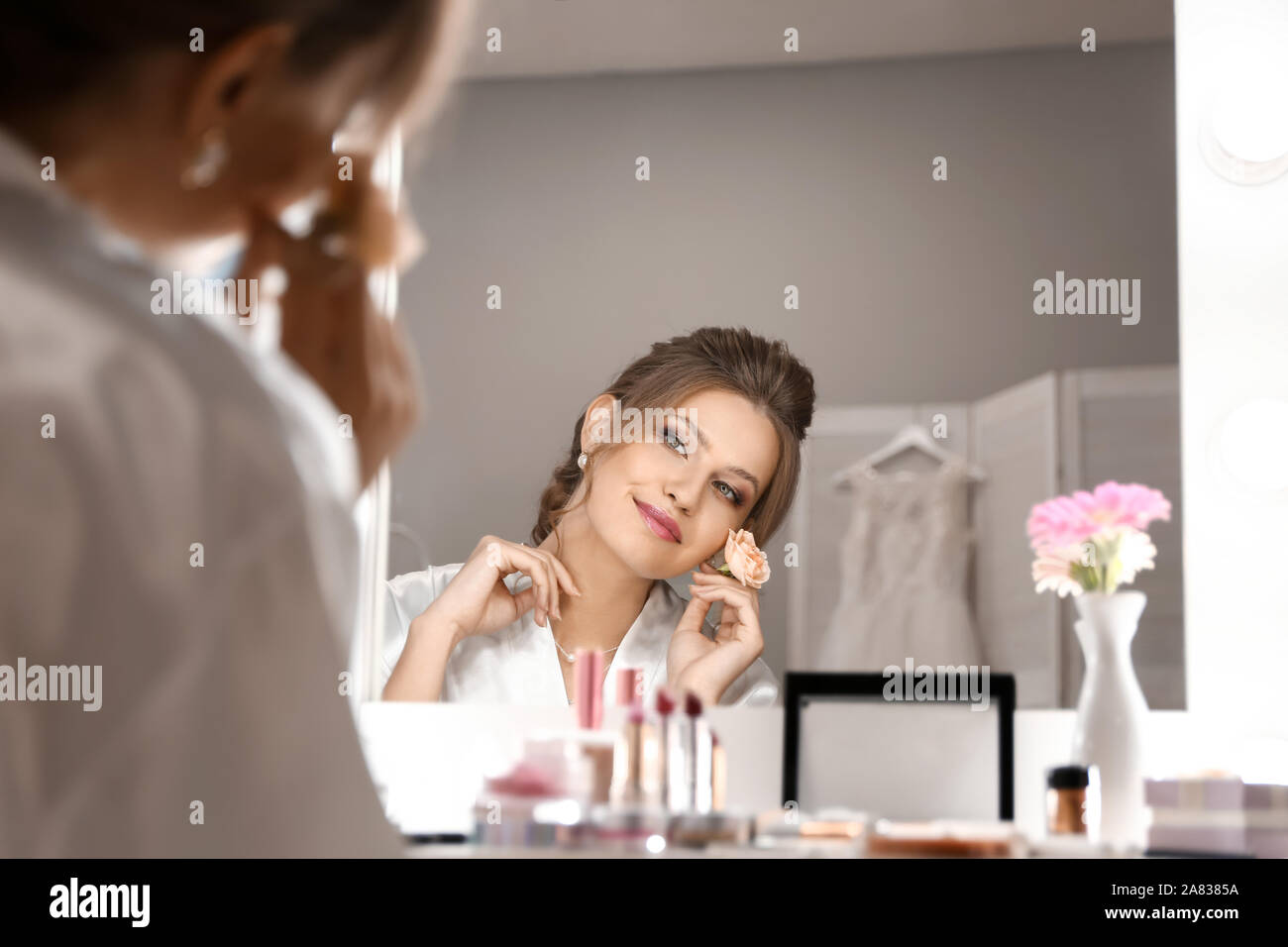 Morning of beautiful young bride before wedding Stock Photo - Alamy