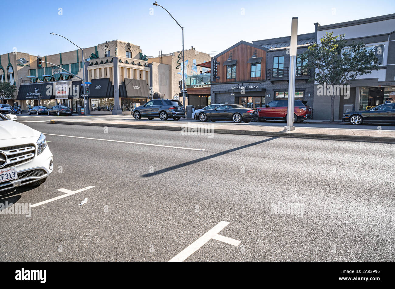 Second Street in Long Beach, California with restaurants and shops ...