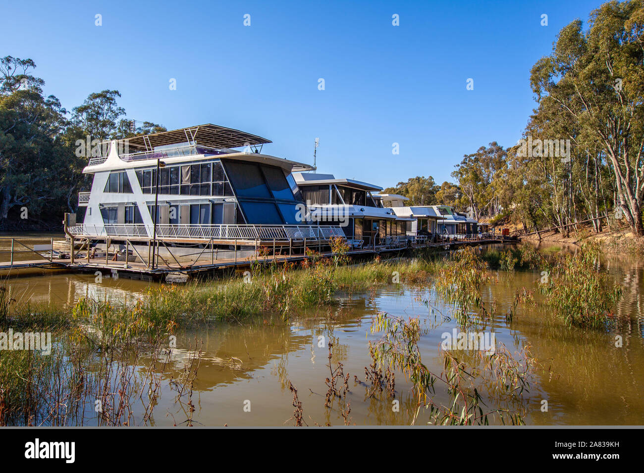 Murray river house boat australia hi-res stock photography and images ...