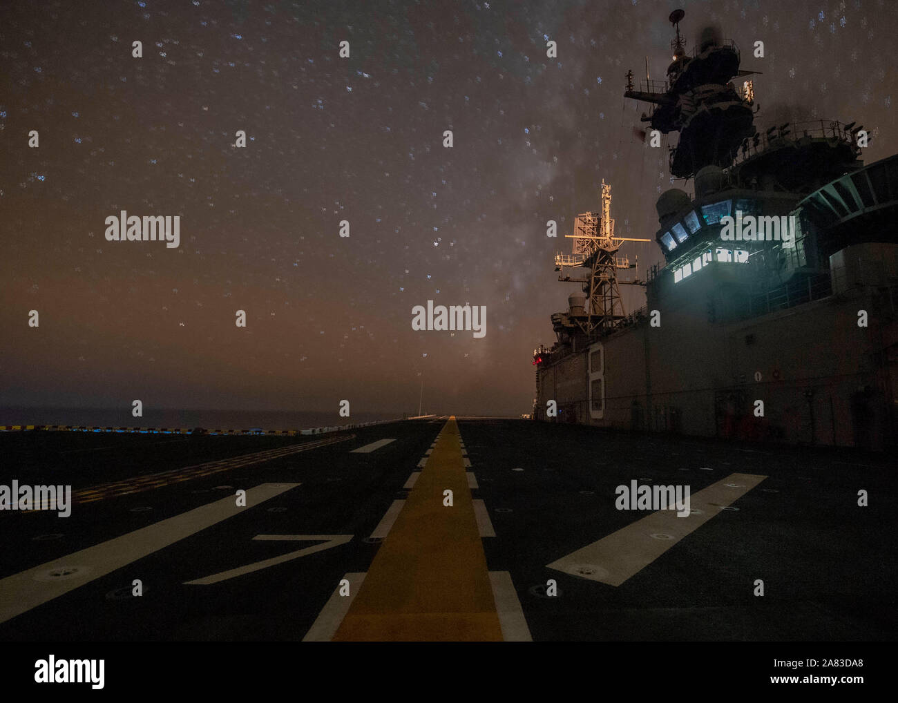 PACIFIC OCEAN (Oct. 26, 2019) – The amphibious assault ship USS Makin ...