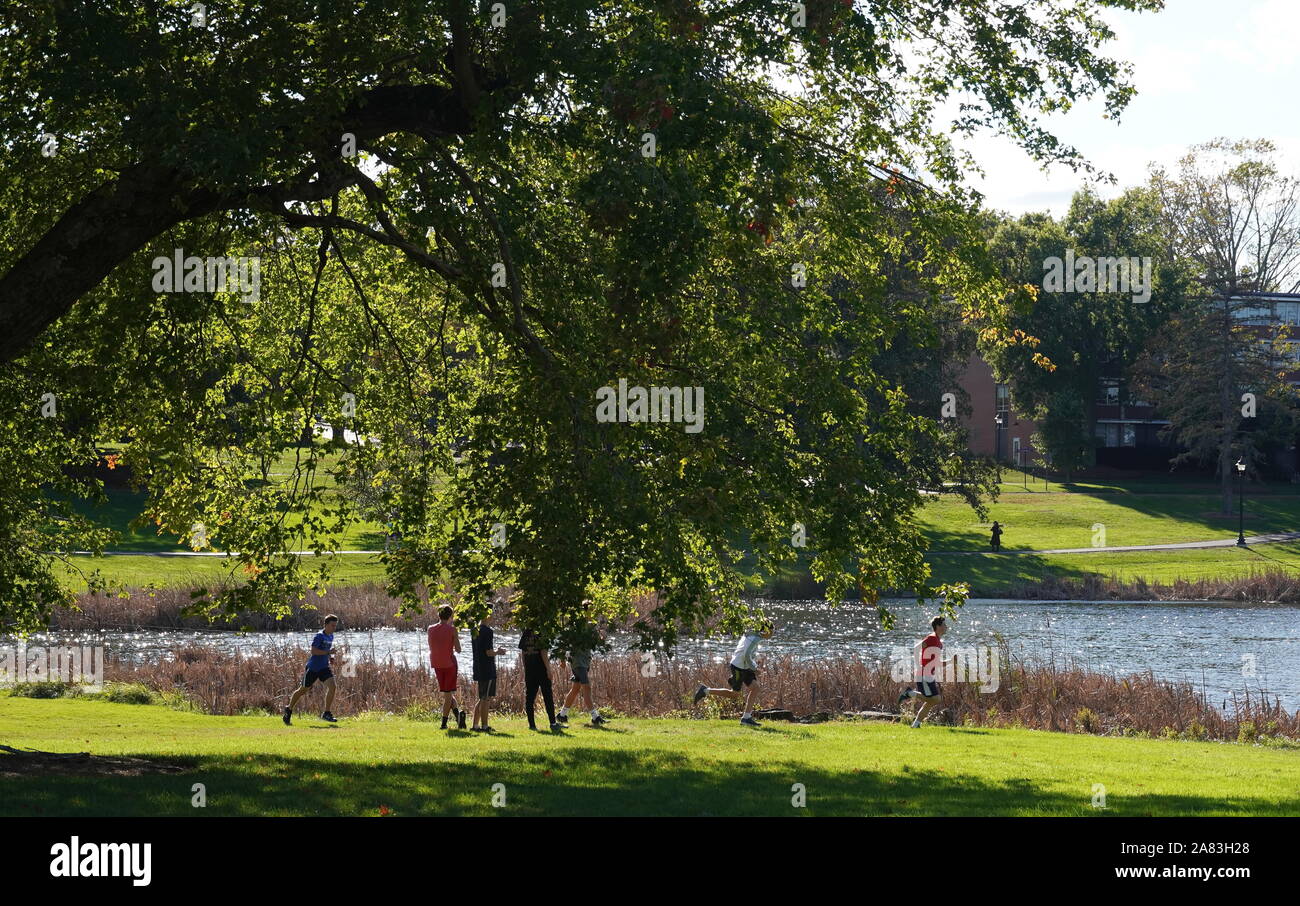 Athletes running around track hi-res stock photography and images - Alamy