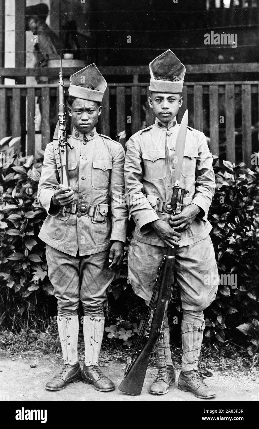 Two Moro soldiers, Philippine Islands 1900-23 Stock Photo - Alamy