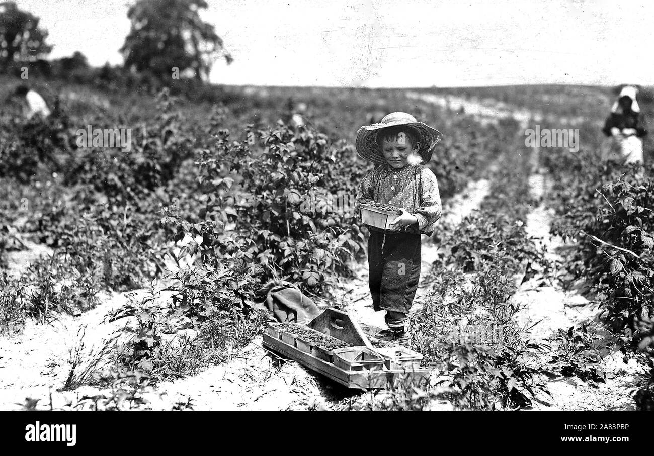 Early 1900s poverty hi-res stock photography and images - Alamy