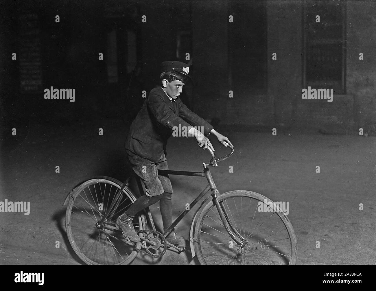 Messenger boy hi-res stock photography and images - Alamy