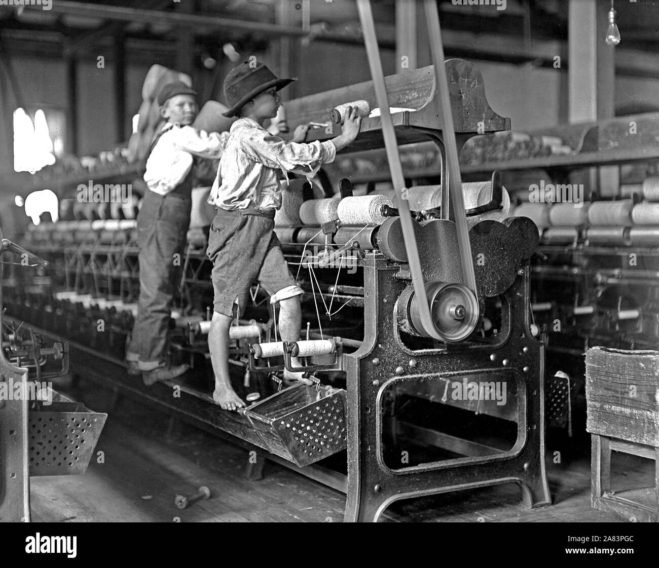 Textiles factory 1900s hi-res stock photography and images - Alamy
