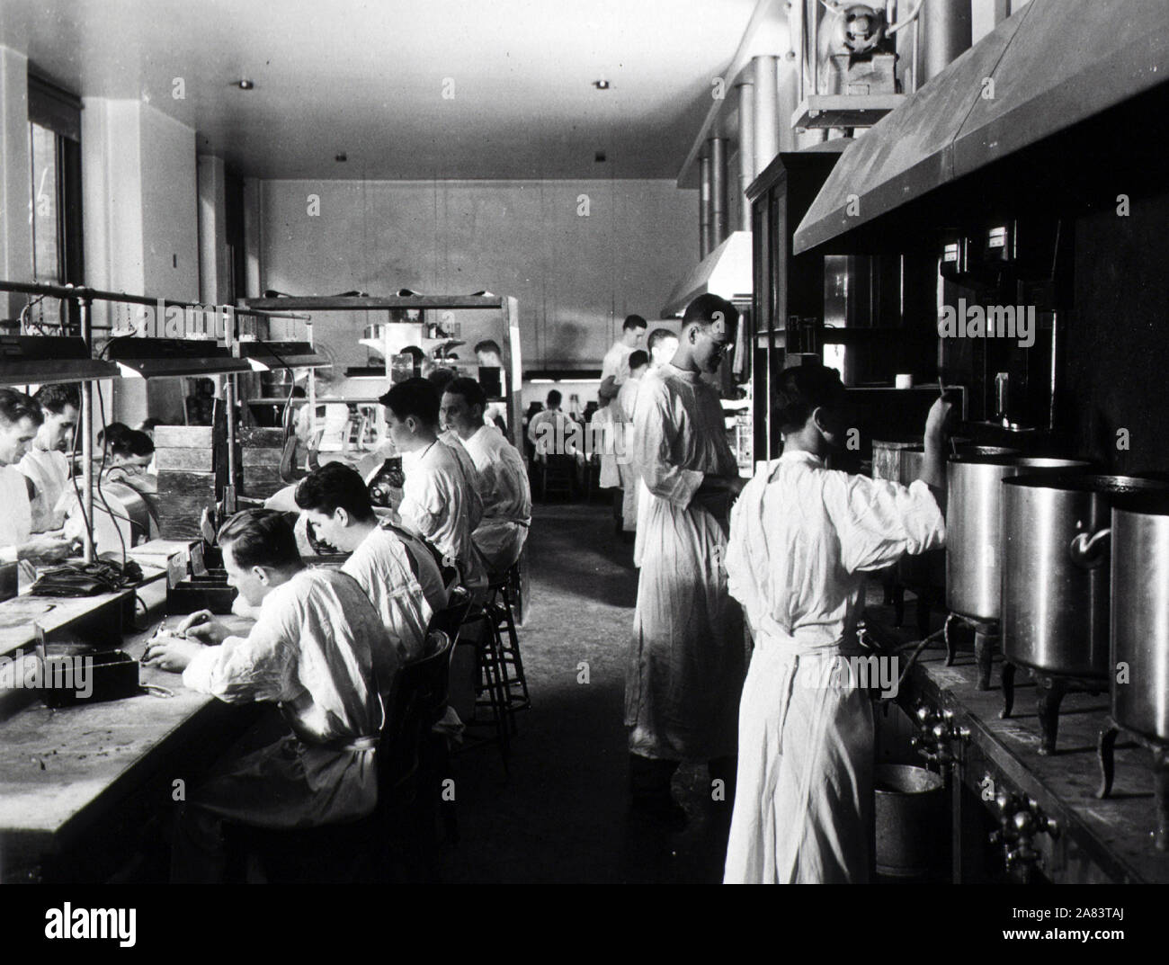 Medical lab 1940s hi-res stock photography and images - Alamy