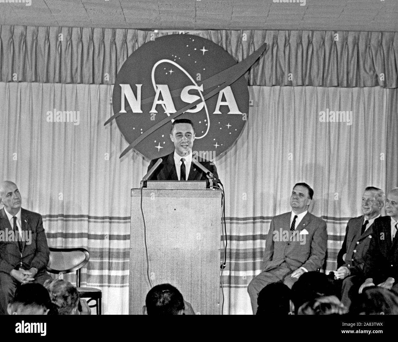 1960s nasa press conference hi-res stock photography and images - Alamy