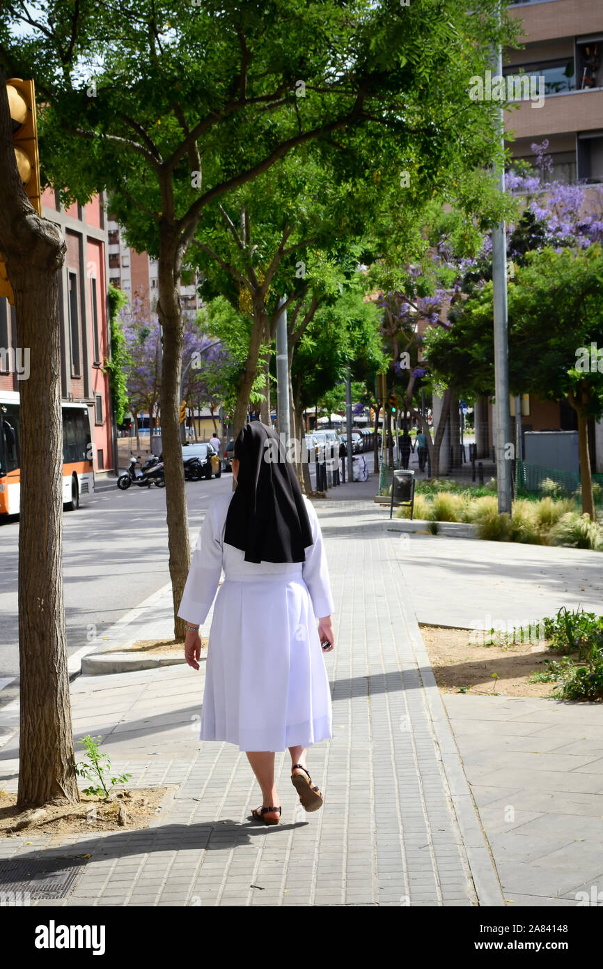 Catholic nun walking in hi-res stock photography and images - Alamy