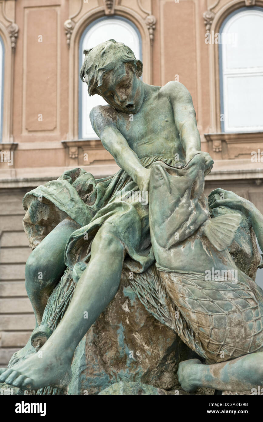 Bronze statue sculpture fish hi-res stock photography and images - Alamy