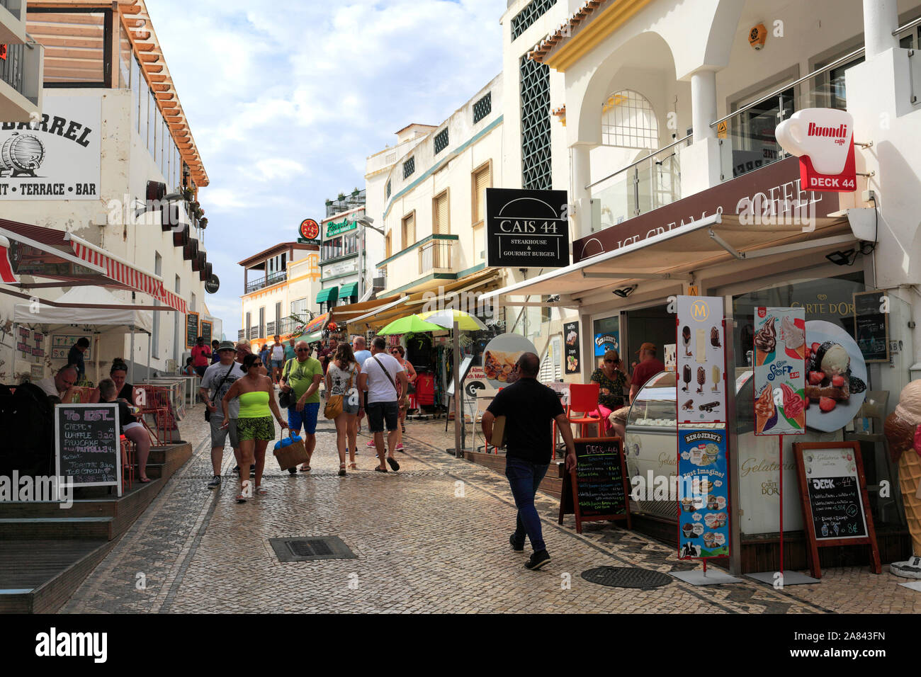 People shopping in Albufeira town, Algarve, Portugal, Europe Stock ...