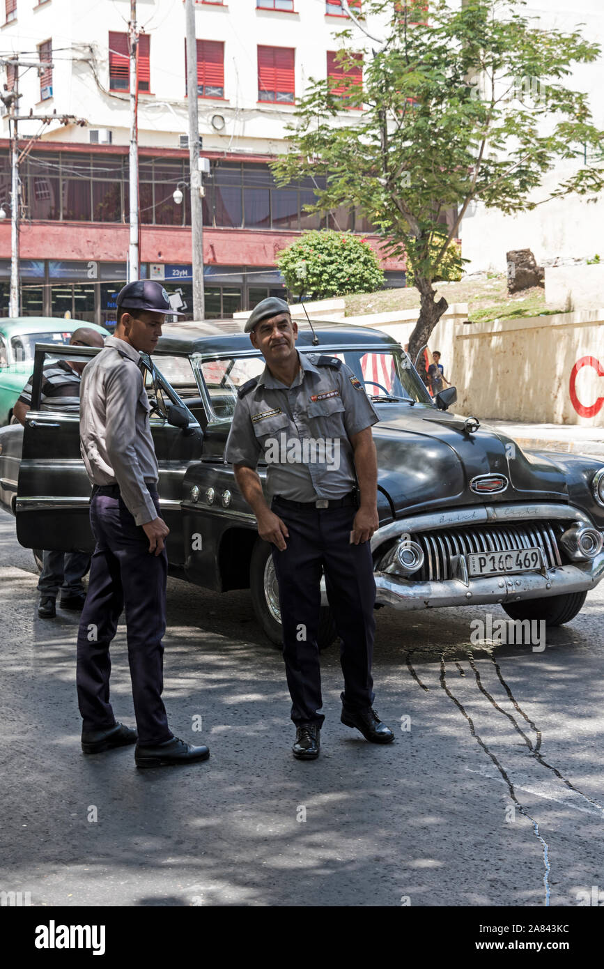 Cuban traffic police on duty in Avenida 23, Vedado, Havana in Cuba ...