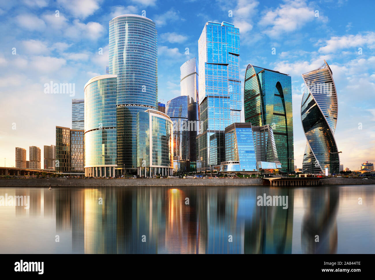 Modern office building tower city center hi-res stock photography and ...