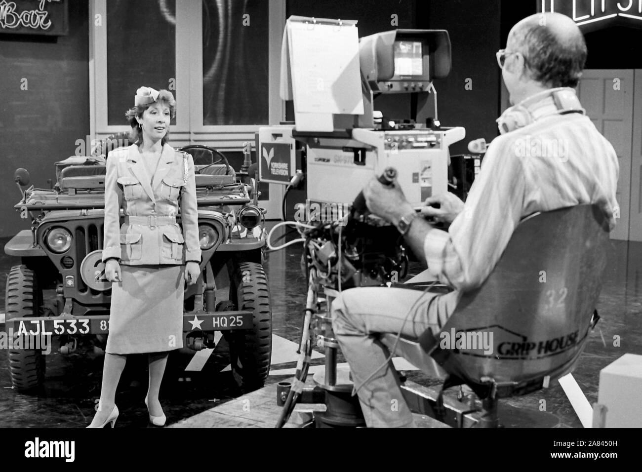 Helen Shapiro at YTV Stock Photo - Alamy