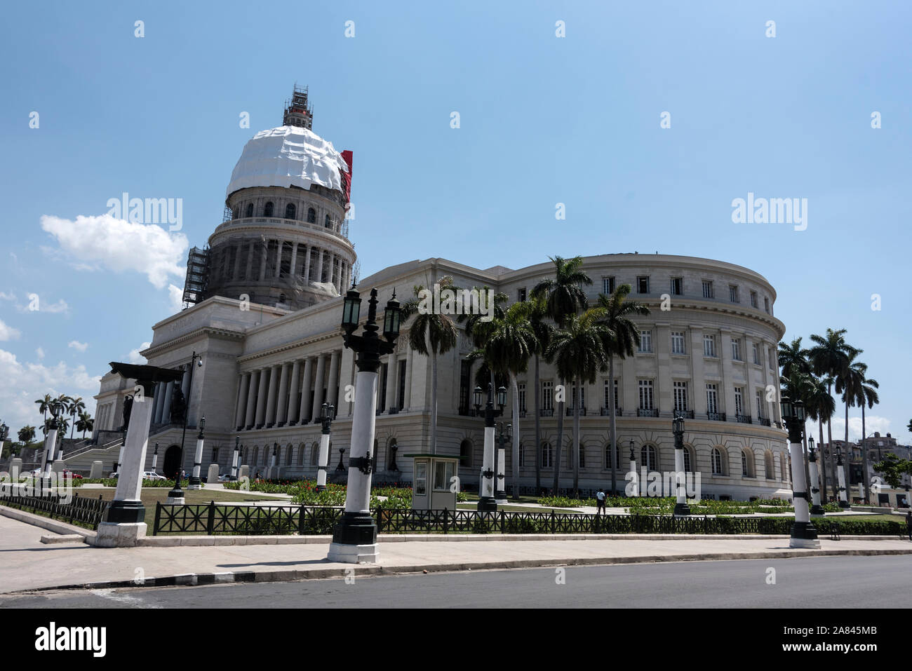 Cuban national assembly architecture hi-res stock photography and ...