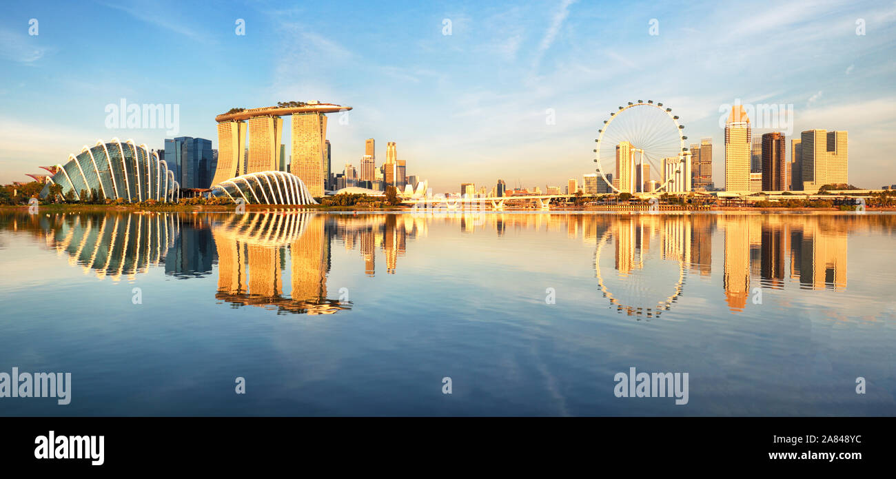 Singapore city skyline hi-res stock photography and images - Alamy