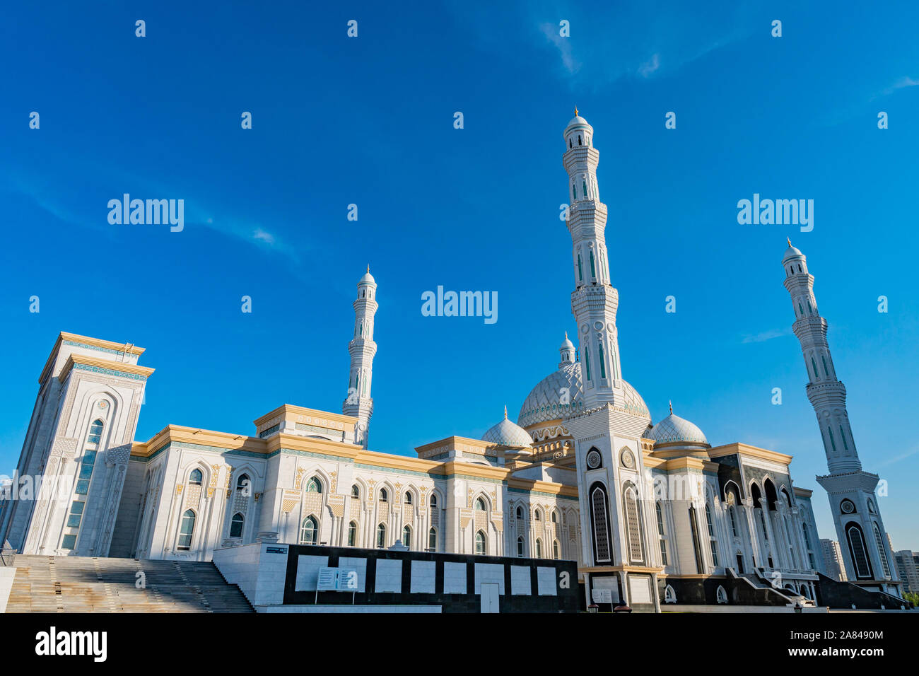 Hazrat sultan mosque astana hi-res stock photography and images - Alamy