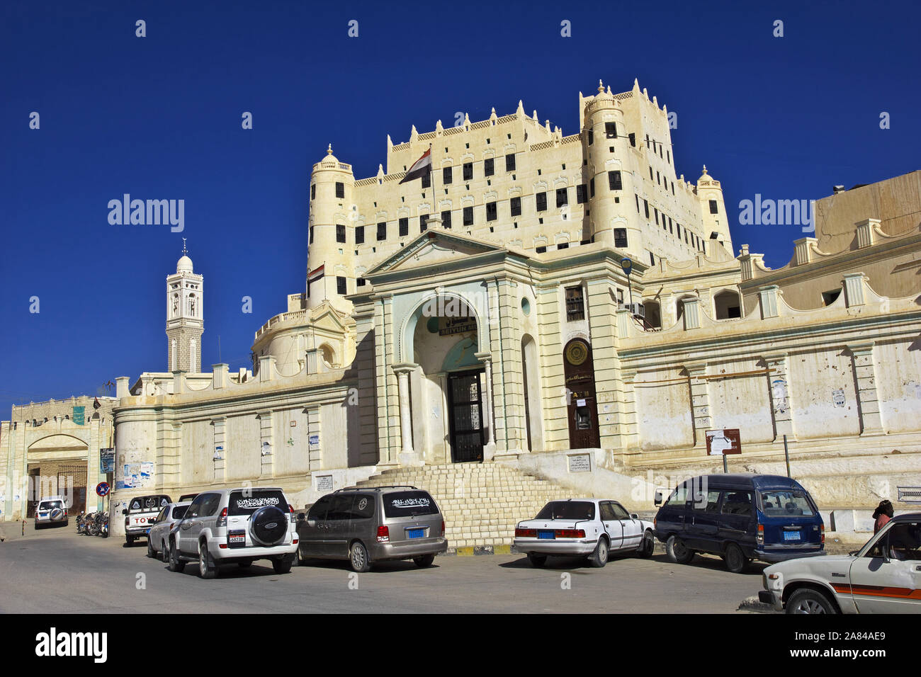 Yemen seiyun palace hi-res stock photography and images - Alamy