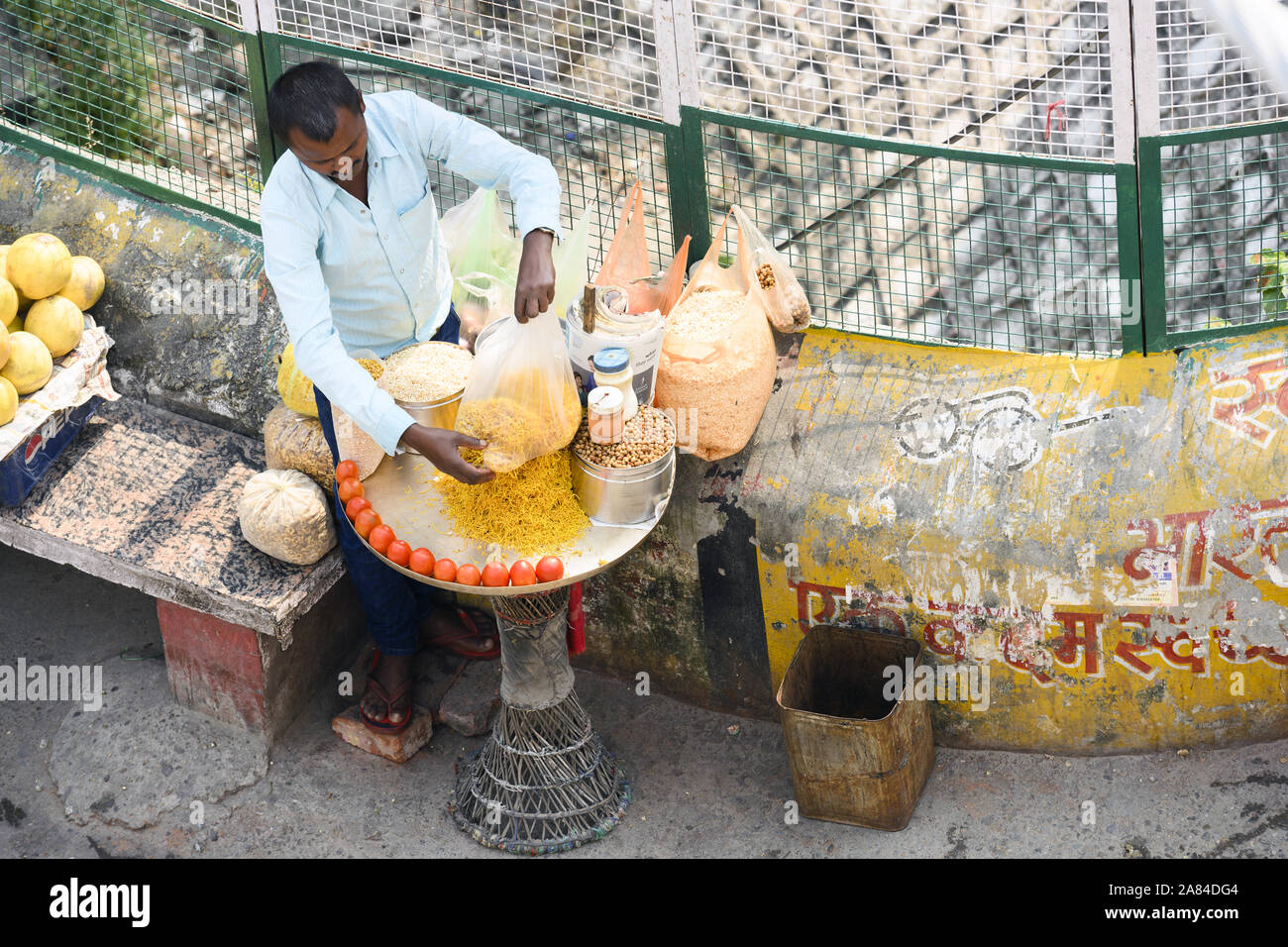 Bhel puri hi-res stock photography and images - Alamy