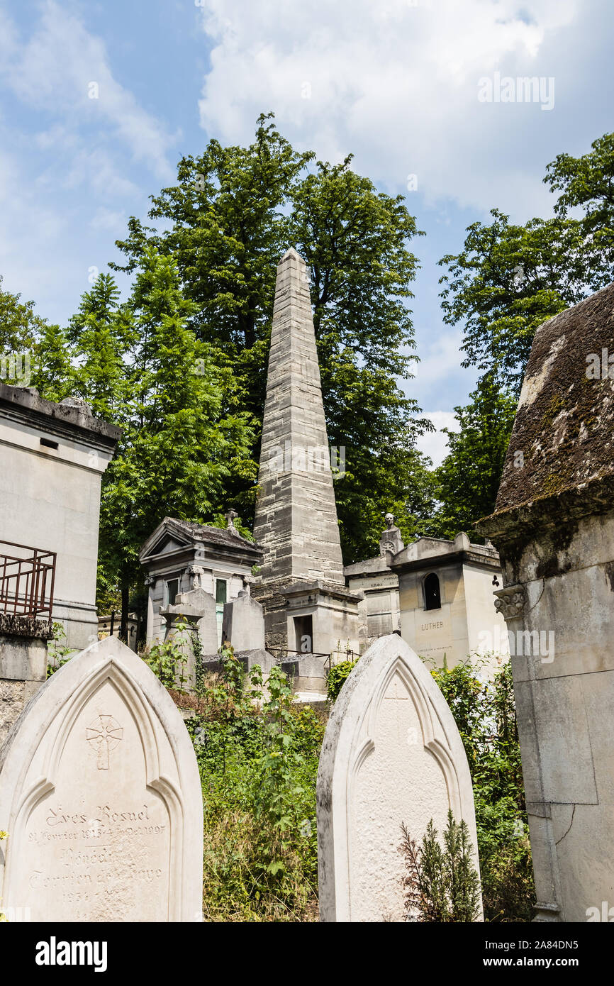 Obelisk cemetery hi-res stock photography and images - Alamy