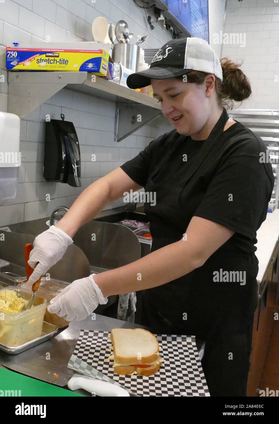 Paradise, USA. 01st Nov, 2019. Erin Coyle works as a waitress at "Nic's ...