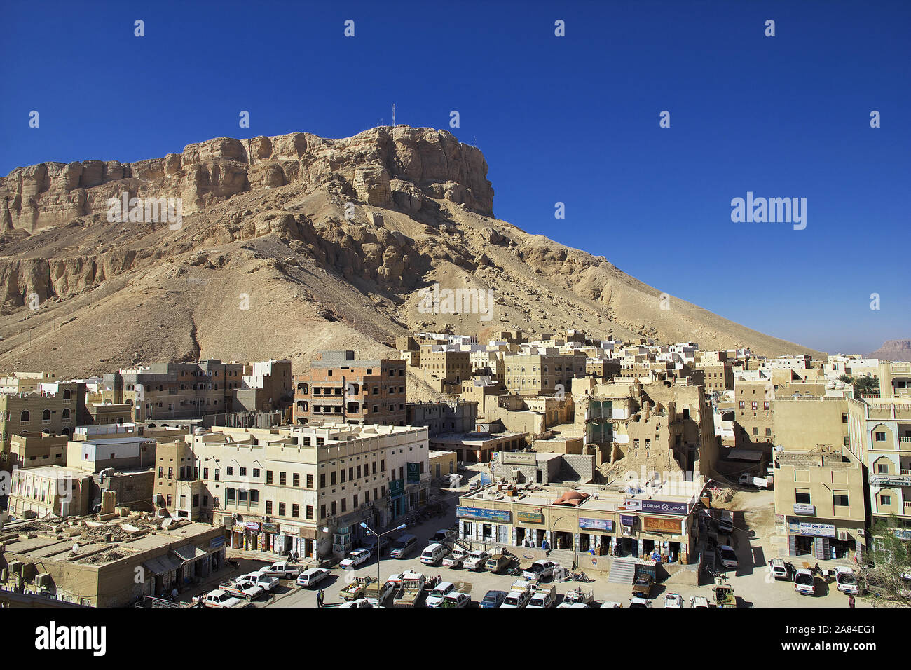 Yemen seiyun palace hi-res stock photography and images - Alamy