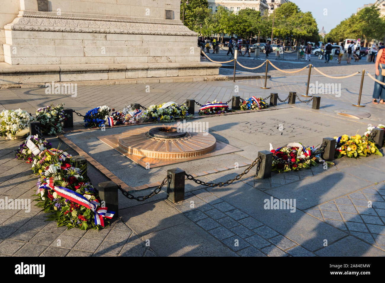Tomb of the unknown soldier from world war hi-res stock photography and ...