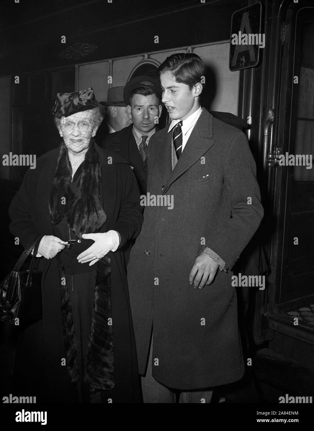 Viscountess astor hi-res stock photography and images - Alamy