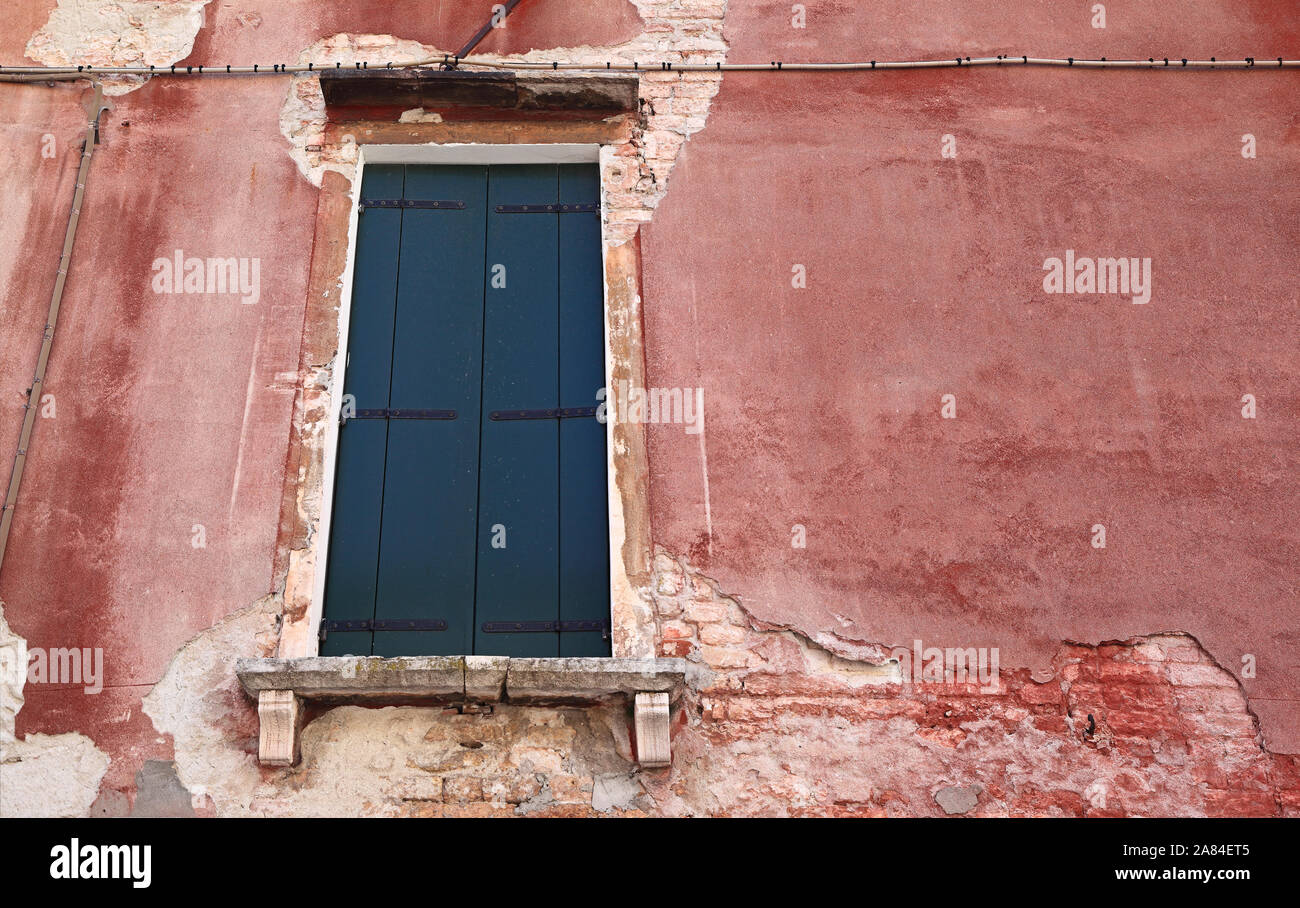 Venetian window shutters hi-res stock photography and images - Alamy