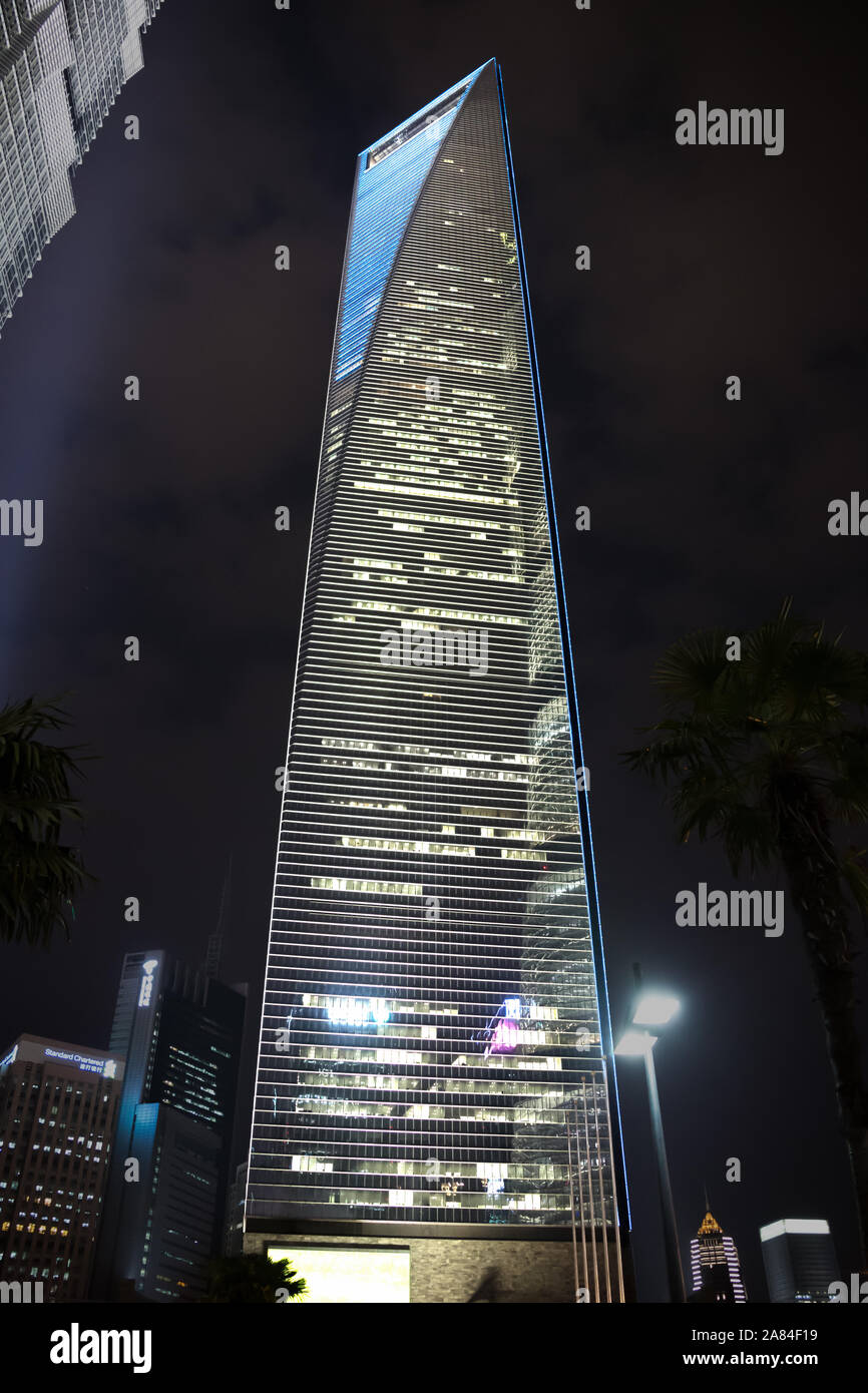 Finance tower hi-res stock photography and images - Alamy