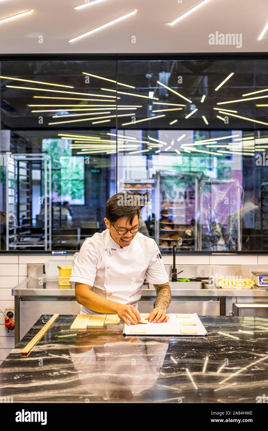 Professional chefs hi-res stock photography and images - Alamy