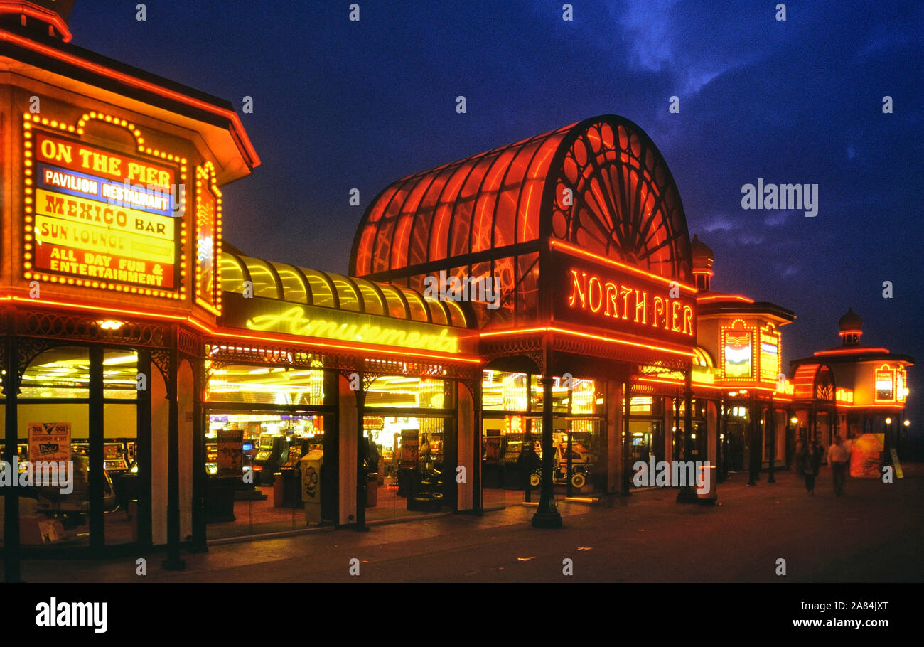 Amusement arcade night blackpool england hi-res stock photography and ...