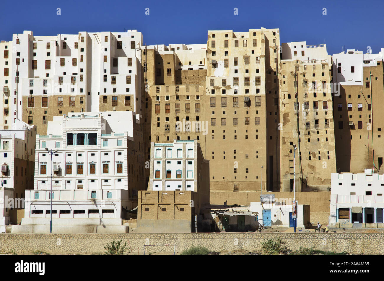 The city of medieval skyscrapers, Shibam, Wadi Hadramaut, Yemen Stock ...