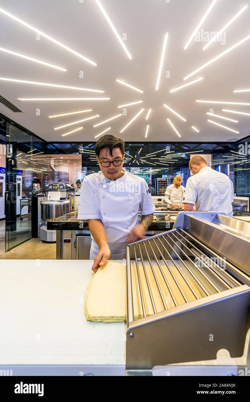 Pastry chefs hard at work, making croissants at the famous Lune in ...