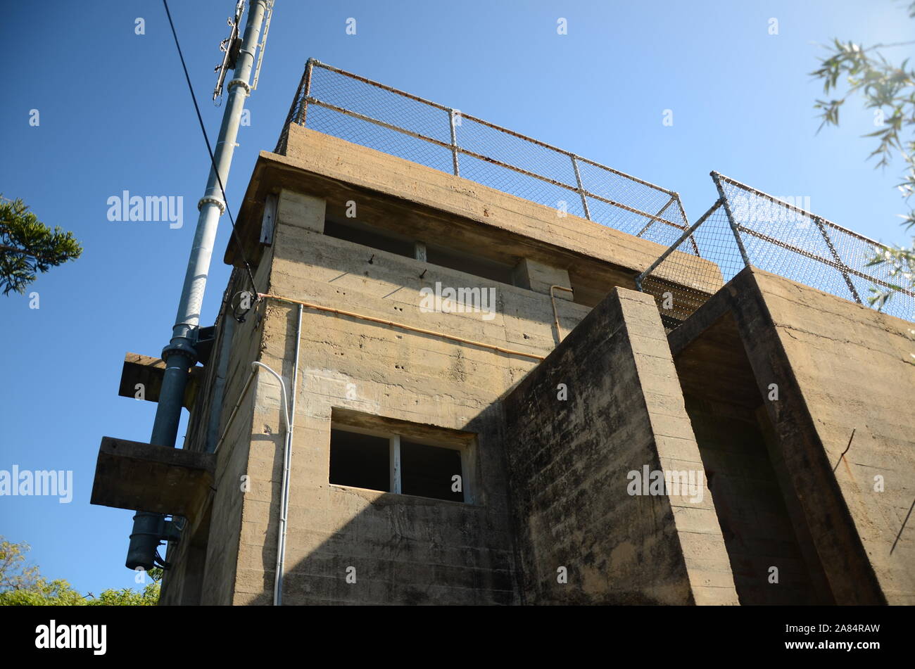 Concrete ww2 coastal battery bunker hi-res stock photography and images ...