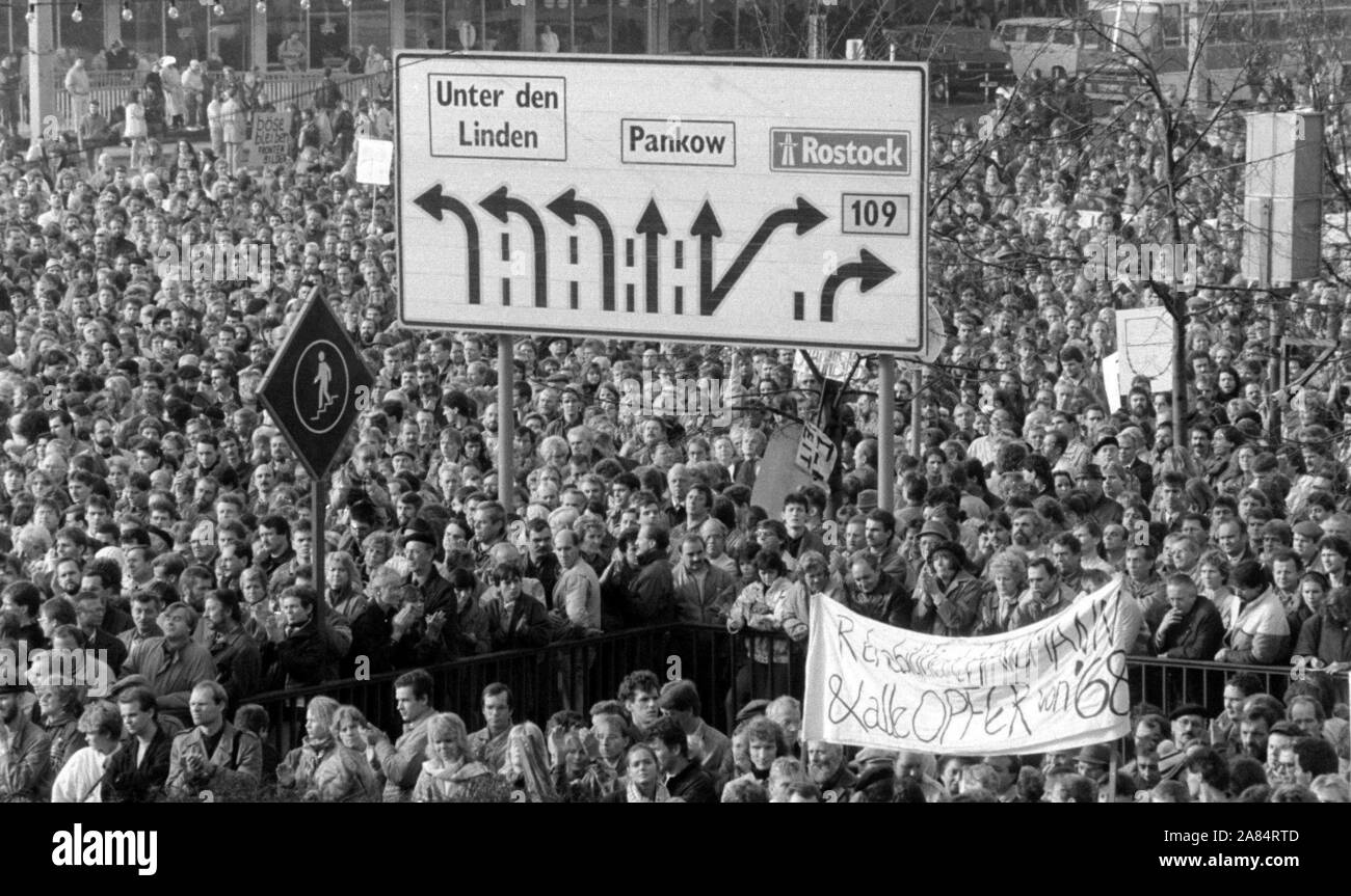 in October 1961. - 20 EXTERNAL ANNIVERSARY OF THE FALL OF THE WALL OF ...