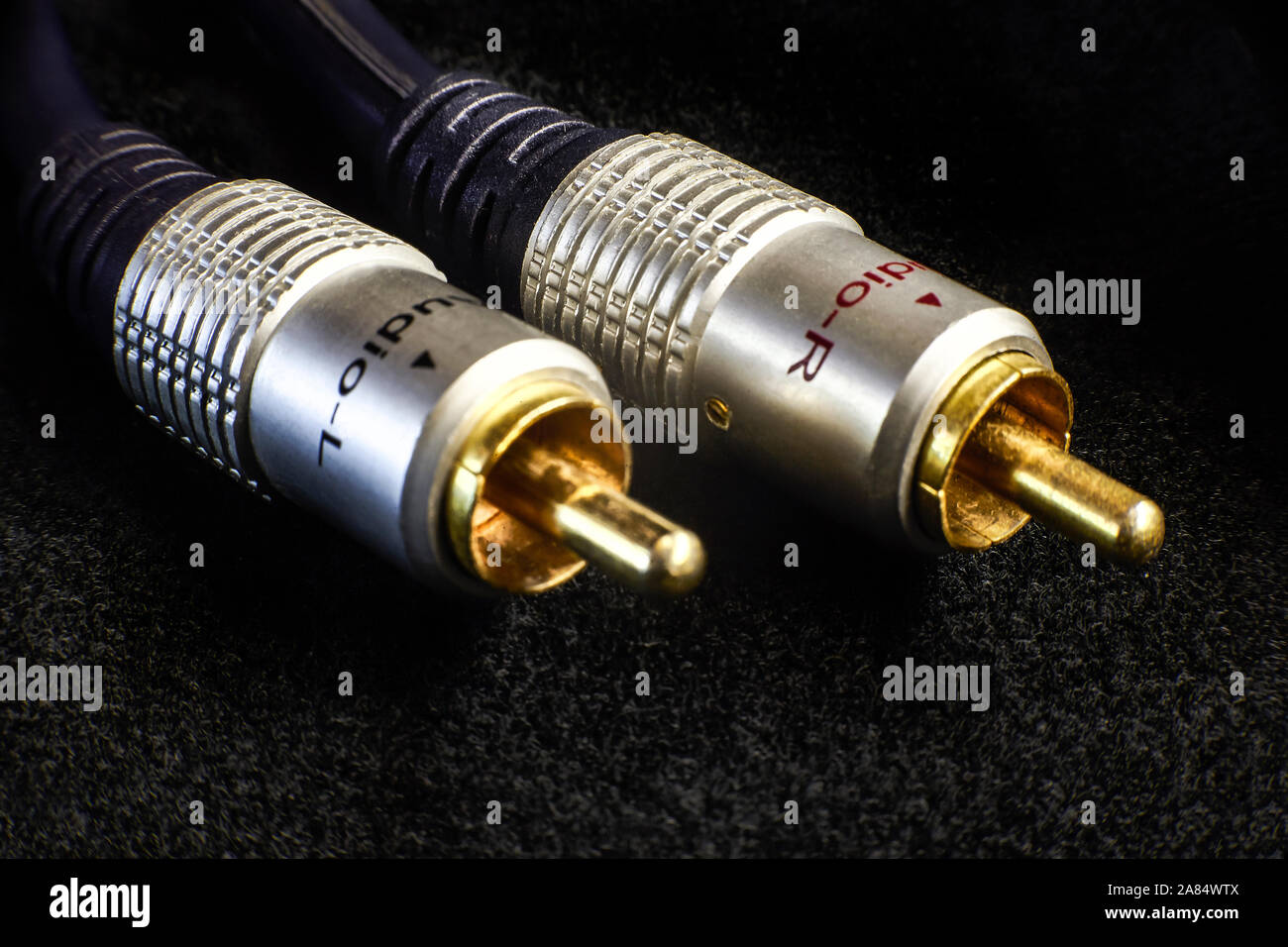 Gold connectors hi-res stock photography and images - Alamy