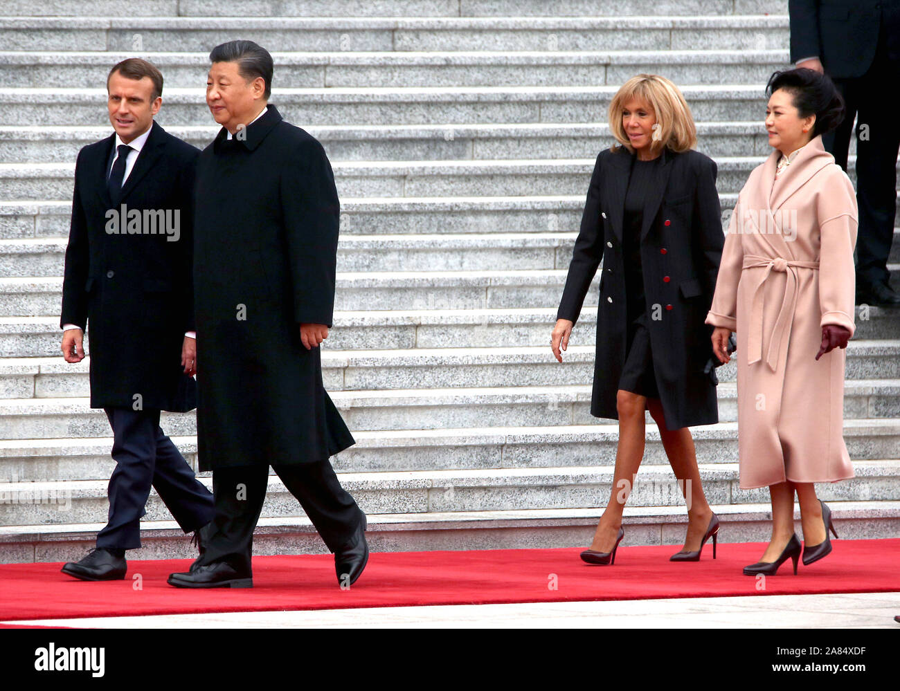 L r peng liyuan hi-res stock photography and images - Alamy