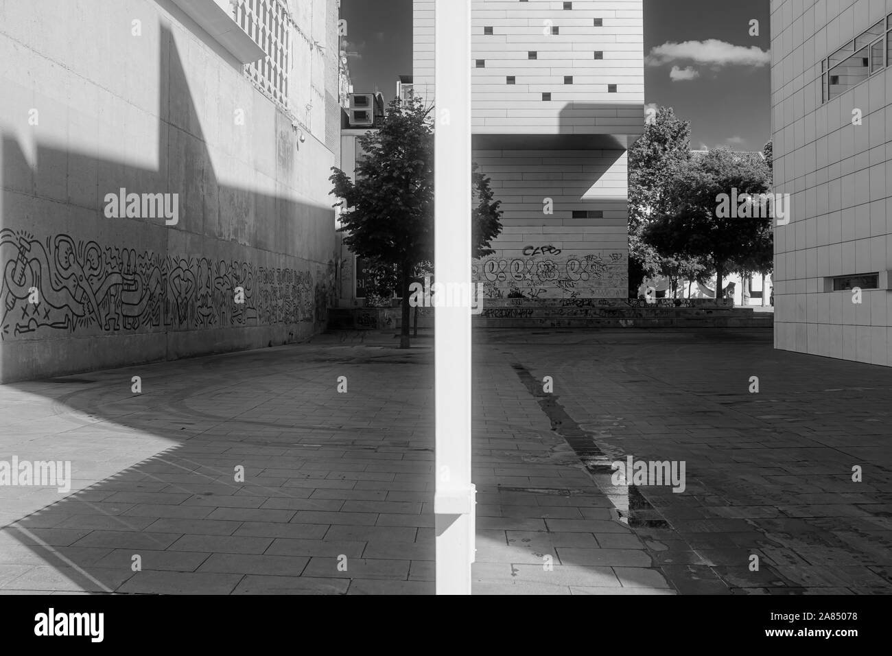 Keith haring mural hi-res stock photography and images - Alamy