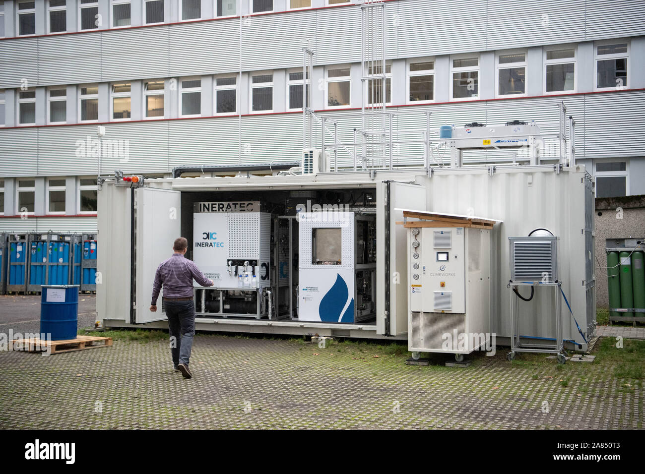 Eggenstein Leopoldshafen, Germany. 06th Nov, 2019. A research facility ...