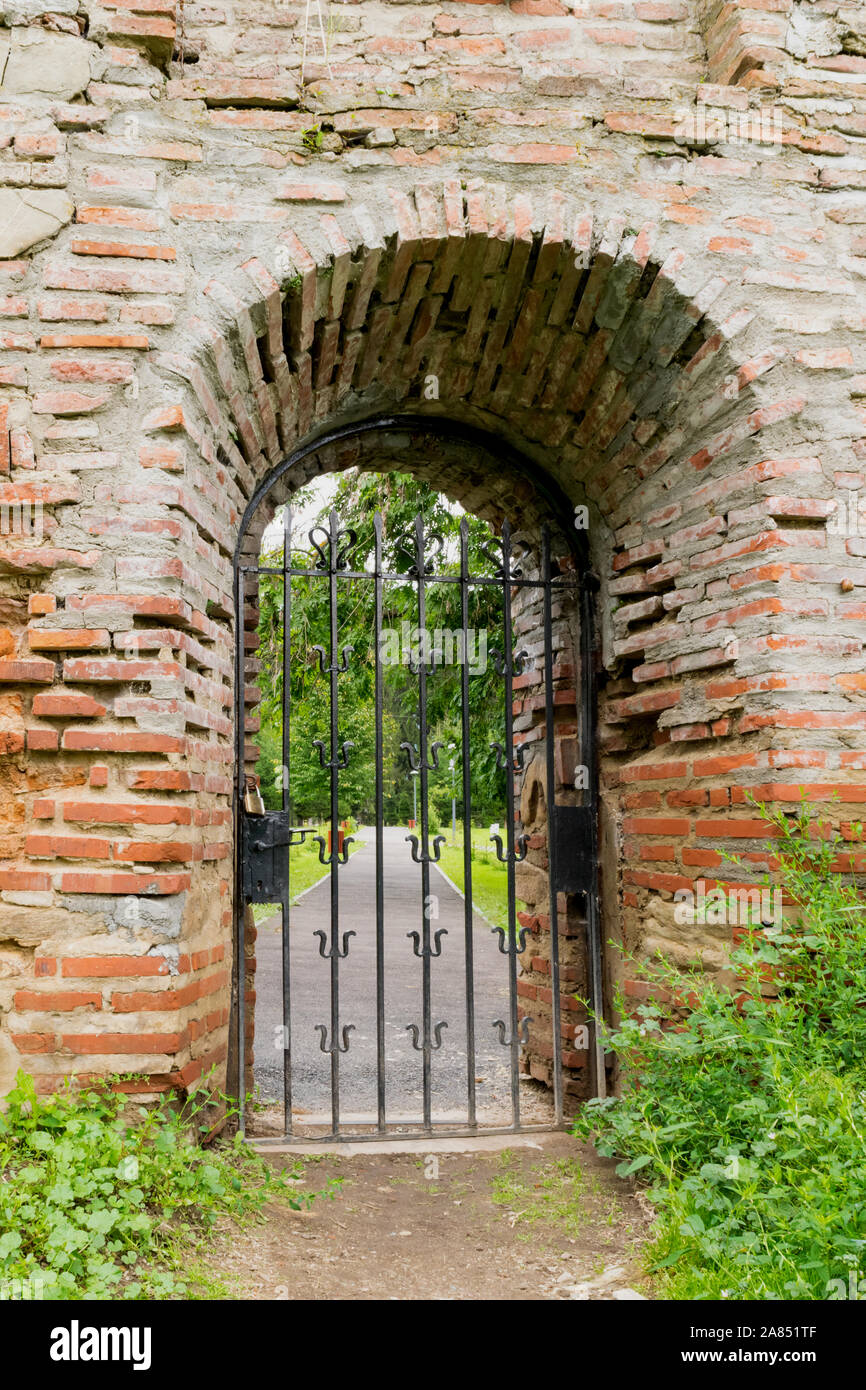 Red brick wrought iron hi-res stock photography and images - Alamy