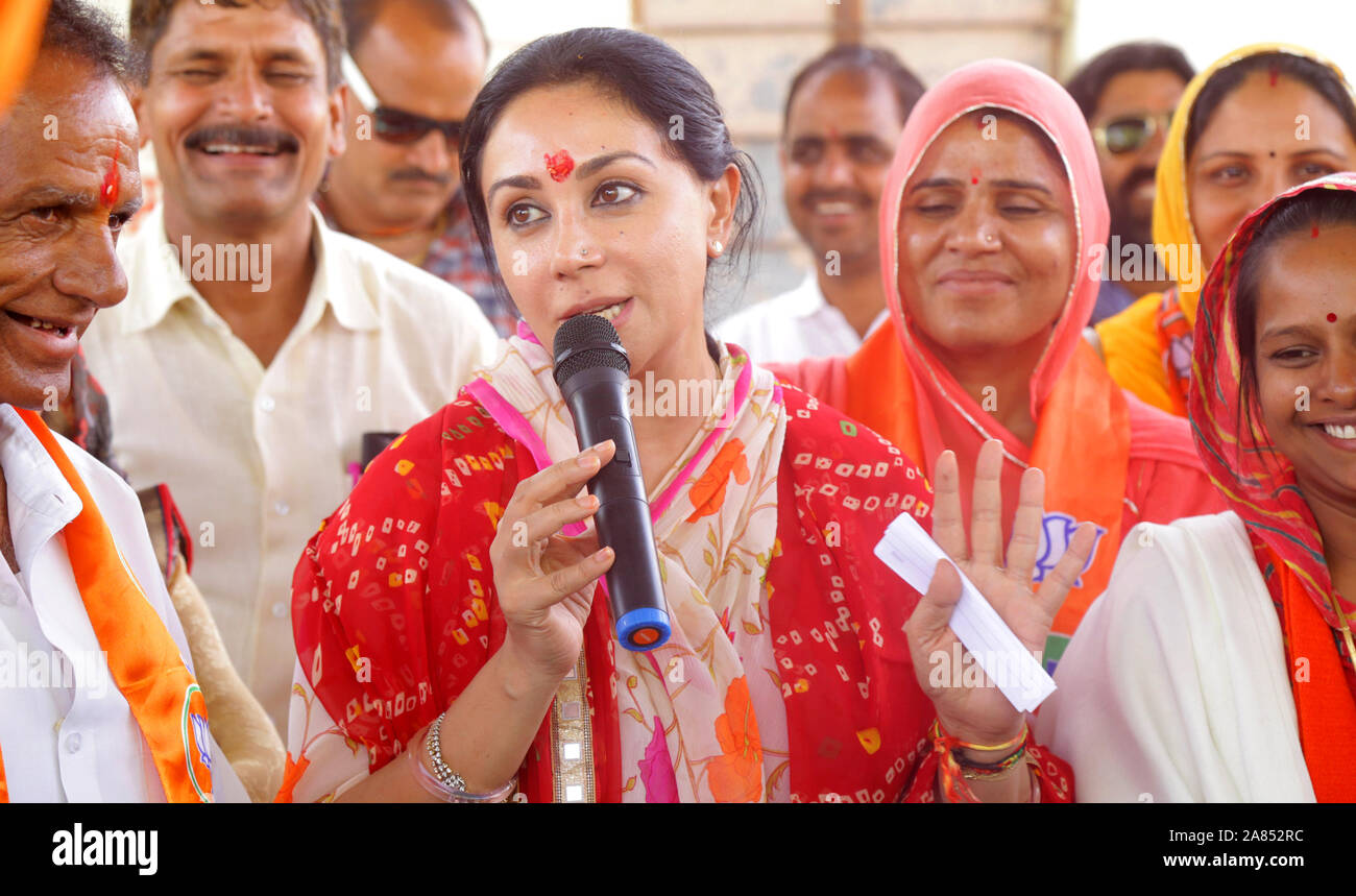 Princess diya kumari of jaipur hi-res stock photography and images - Alamy